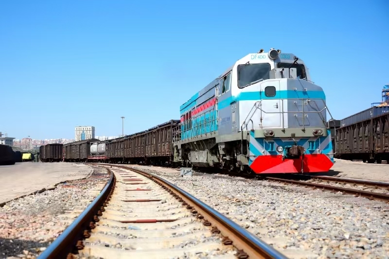 175万吨！山东港口烟台港铁路发运跑出月度新纪录-半岛网